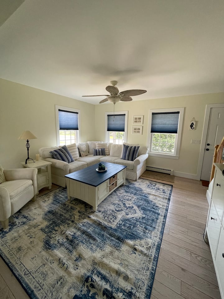Cheerful 3br Home For A Relaxing Vacation Sleeps 6 - Nantucket, MA
