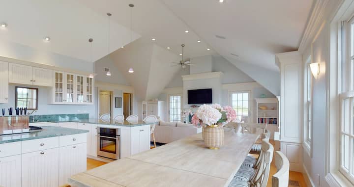 Private Compound- 7br Main House, Cottage &  Pool - Nantucket, MA