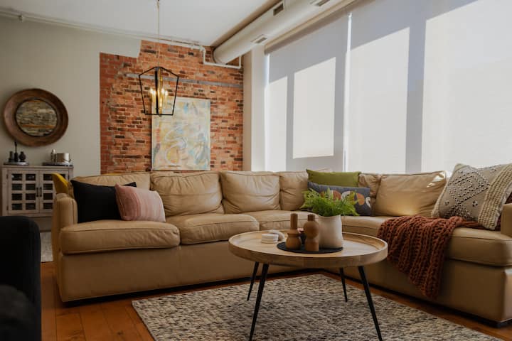 The Alford Building | Two Bedroom Loft Downtown - 京斯敦