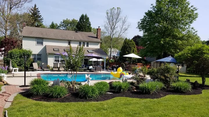 Beautiful Home With Pool 1 Or 2 Bedrooms - West Chester