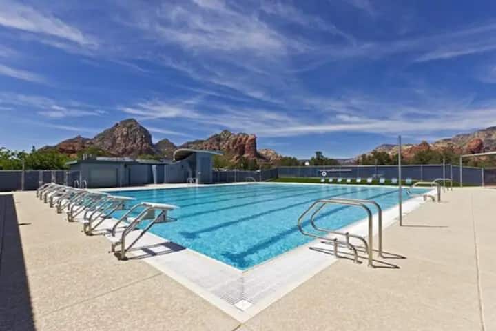 *Jacuzzi* Walk To Trails & Community Pool - Sedona, AZ