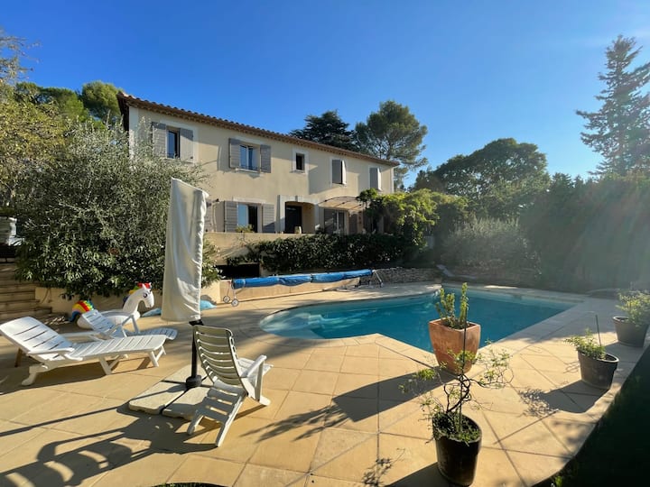 Chambre Lumineuse Dans Villa Avec Piscine - Villeneuve-lès-Avignon