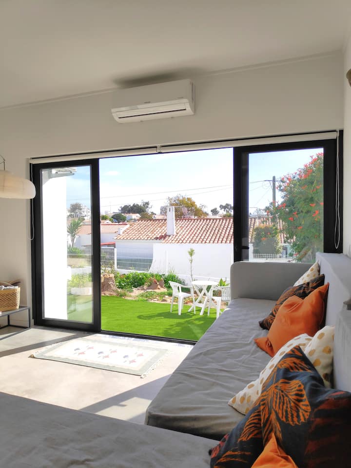 Airy 3br, Ac, Garden, 2min Strip, 8min Oura Beach - Albufeira