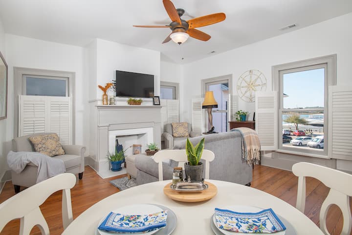 Scenic King Suite In Restored Historic Property - Beaufort, NC