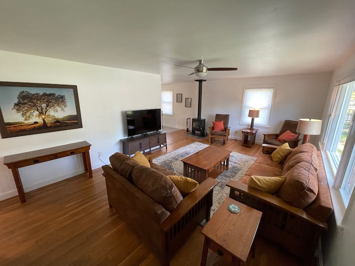 Big Oaks
Cozy 2-bedroom Home In West Asheville - アシュビル, NC