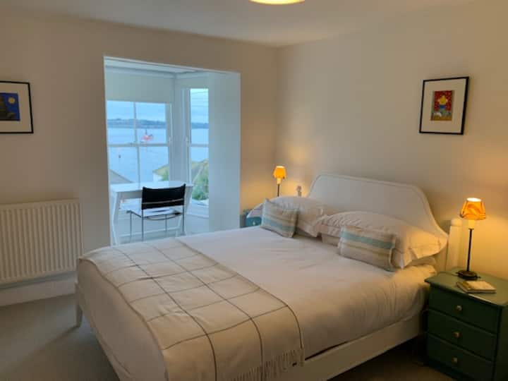 Large Double Room  Water Views , Private  Parking - Falmouth