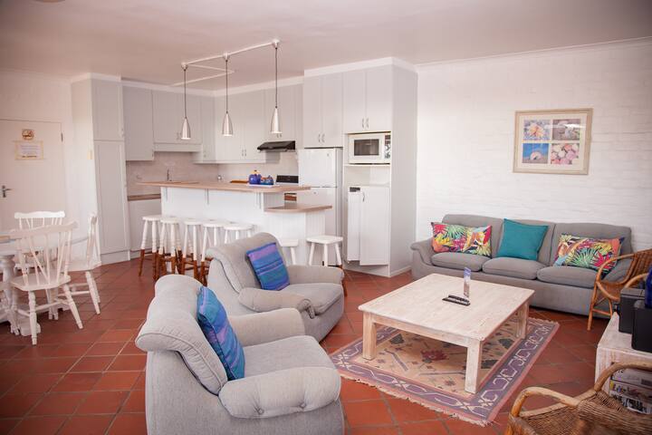 Family Friendly Home - Walk To Beach! - Yzerfontein