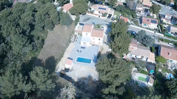Un Coin De Paradis Avec Piscine,sauna,spa Privatif - Salon-de-Provence