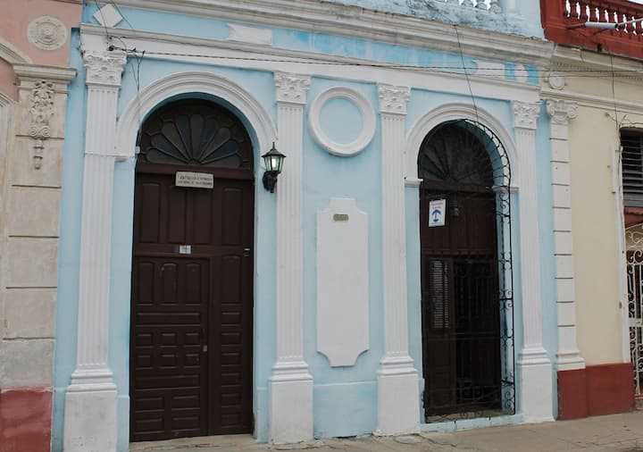 Los Esperamos Visítenos - Cuba