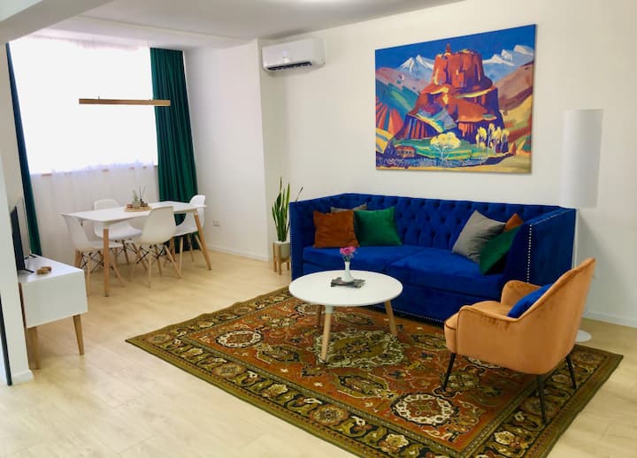 Modern And Sunny Apartment In The Heart Of Yerevan - Yerevan