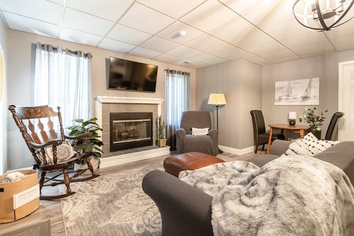 Comfy Sanctuary Designed For Work And Relaxation - Saint Joseph, MO