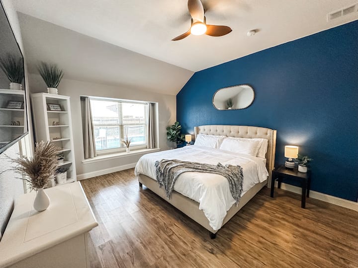 Frisco Isd King Bed Walk Fishing Pets Office - Little Elm, TX