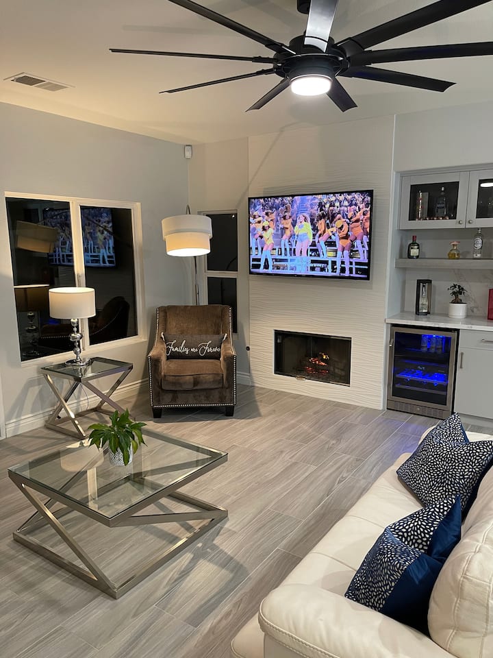 Coachella Beautiful Home 2 Miles From Festivals - Coachella, CA