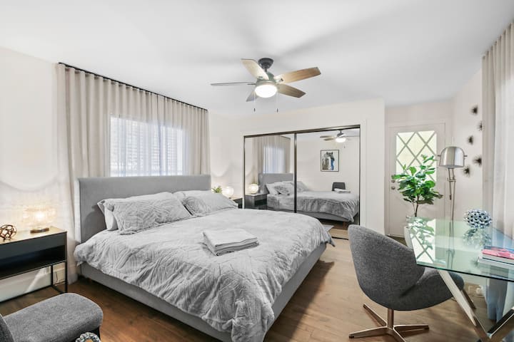 Beach Gateway House W/backyard 4mins To The Beach - Long Beach, CA