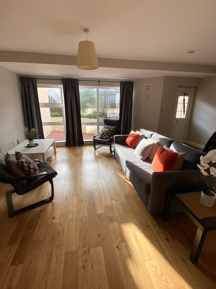 Great 2 Bedroomed Apt In The Heart Of Galway City - Oranmore