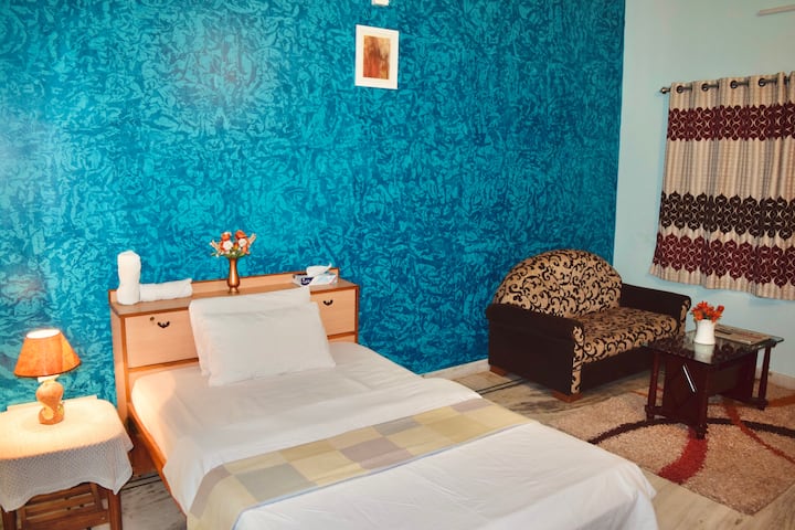 Elegant 3bhk Furnished Flat In Downtown Hyderabad - 