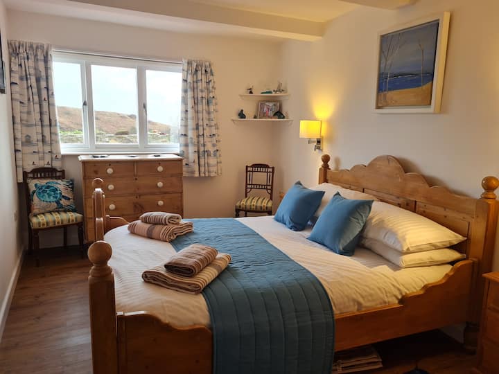 Harbour And Sea Views With Parking In Solva - Solva