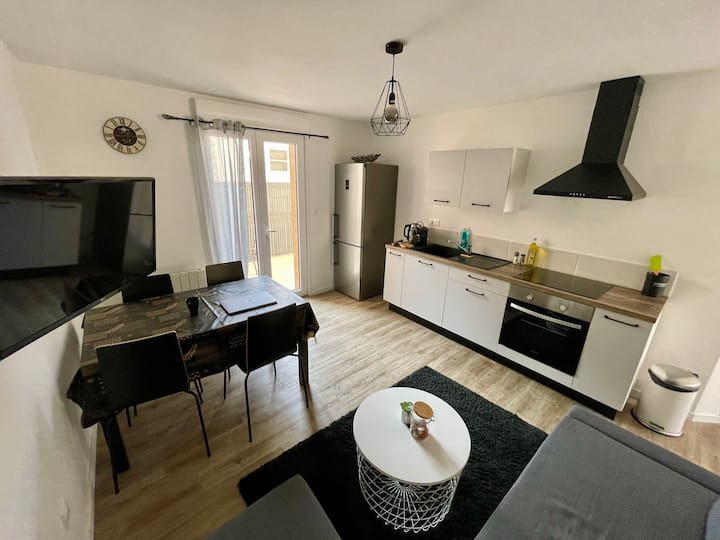 Cosy Appartement - Patio - 2 Couchages - Châlons-en-Champagne