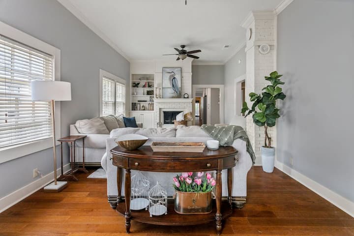 Private Suite Garden Cottage - Lake Charles, LA