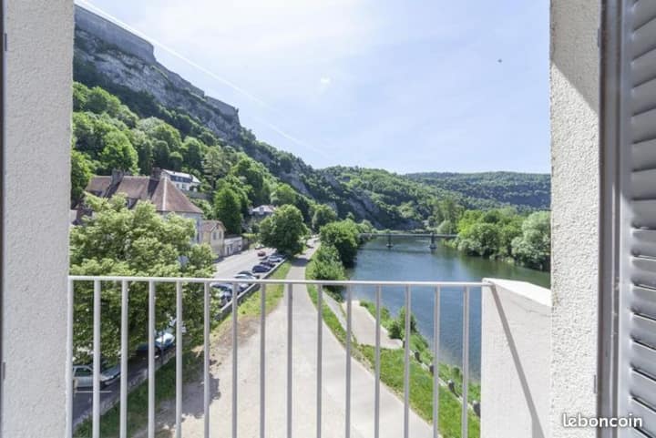 Chambre En Centre-ville Avec Vue Sur La Nature - Besançon