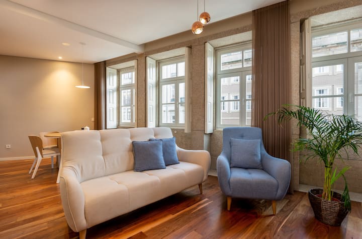 2a - 2 Bedroom Apartment W/ Balcony In City Centre - Porto
