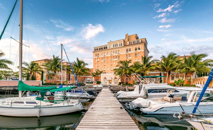 The Mirasol One-bedroom Overlooking Marina - Tampa