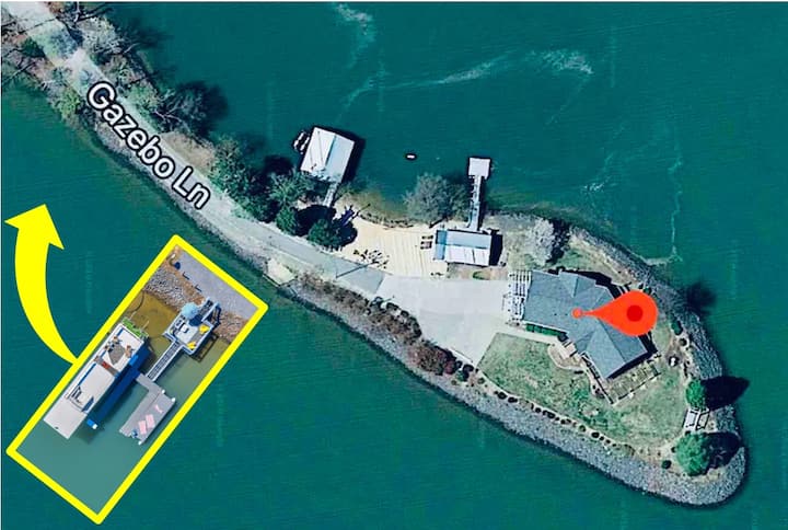 7 Bedroom Private Peninsula With Houseboat -Moored - Rock Hill, SC