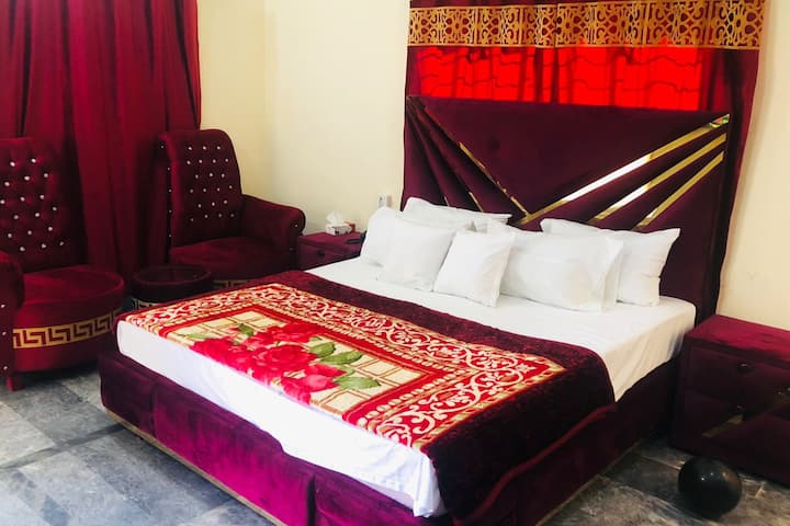 Hotel Family Ties - Lahore