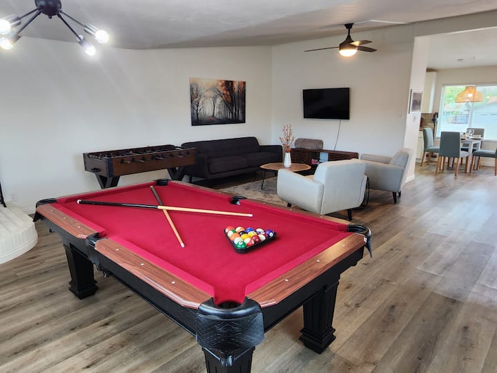 The Supreme House W/ Pool, Spa & Games - Yucca Valley, CA