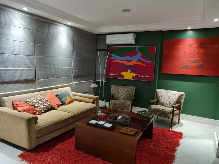 Iluminado, Amplo, Bairro Tranquilo E Perto De Tudo - Porto Alegre