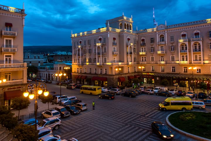 Apartments On Marjanishvili Square - Tbilisi