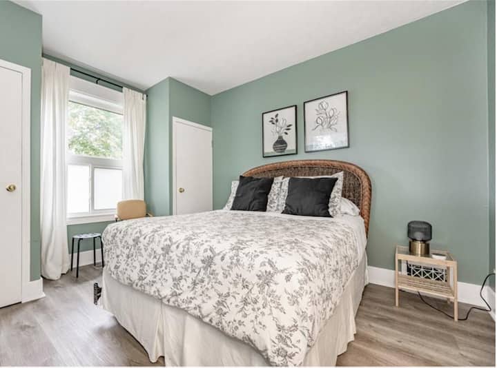 Downtown 2 Bedroom Plus Office Apartment In Duplex - Waterloo, Ontàrio, Canadà