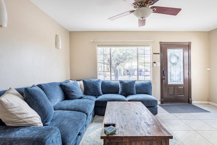 Central Cozy Bedroom And Bathroom In Tucson - Tucson, AZ