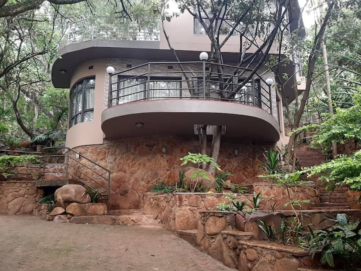 Tynwald South Vacation Rentals & Homes - Harare Province, Zimbabwe | Airbnb