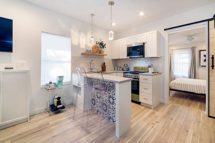 Private Home | Quiet, Cozy & Great Location - Orlando