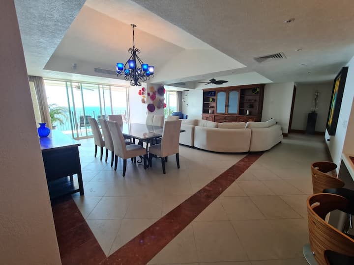 Beach View Grand Venetian Floor23 T2000 - Puerto Vallarta