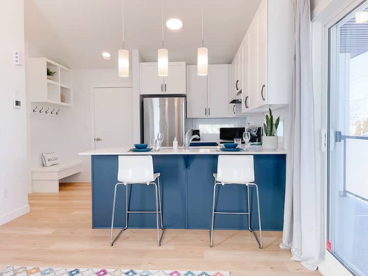 New Garden Suite☆1 Br/1 Ba☆private☆balcony☆laundry - Alberta