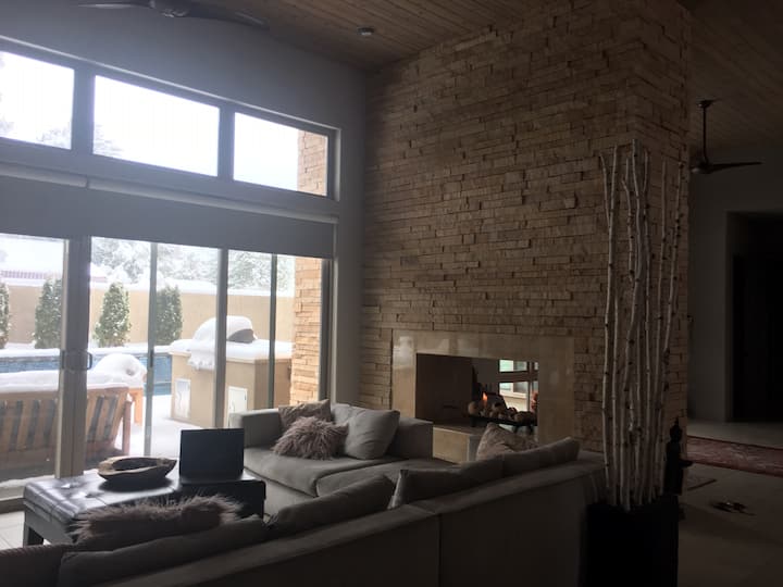 Modern Retreat Gem. Pool, Walk To Trails - Sedona, AZ