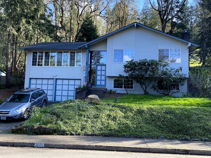 Magical 4 Bed 3 Bath Sw Eugene Estate. - Eugene, OR