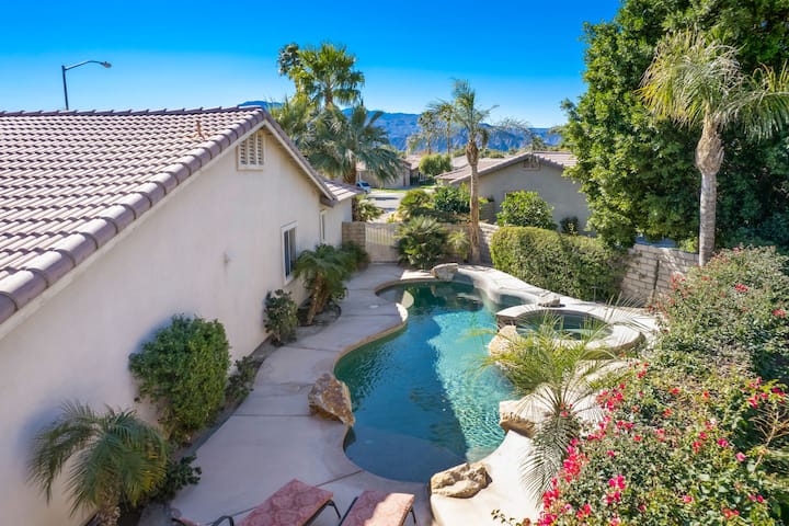 Indio Family Retreat-big Pool,grass Yard & Privacy - Indio
