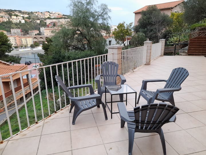 Grand Appartement Très Proche De La Plage - Cerbère