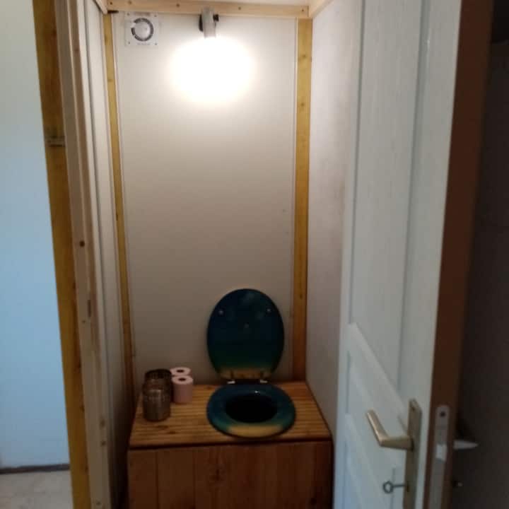 Chambre Indépendante, Coin Cuisine, Sdb Et Wc Sec - Léognan