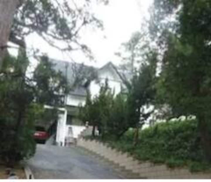 Lake View - 3 Story 5 Bedrm/1 Loft 3 Bth - San Bernardino, CA
