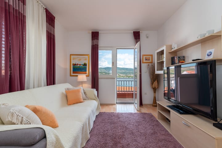 Sonnige Wohnung Mit Meerblick Terrasse - Trogir