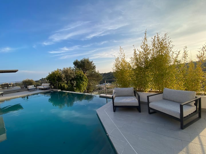 Villa Contemporaine Piscine Hauteurs De Nîmes - Nîmes