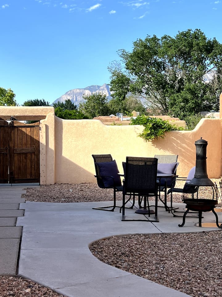 Peaceful Courtyard Haven In The Ne Heights - Albuquerque