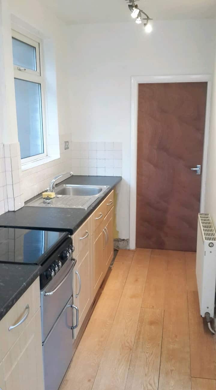 Double Room | Quiet House | 3 Min Tram - Nottingham