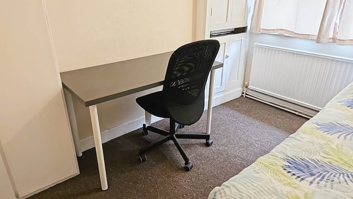 Double Room In Central Beeston. Close Uni Of Notts - Nottingham
