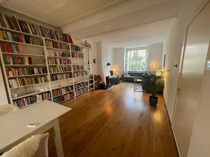 Royaal Huis Met Open Haard En Fijne Tuin. - Zandvoort