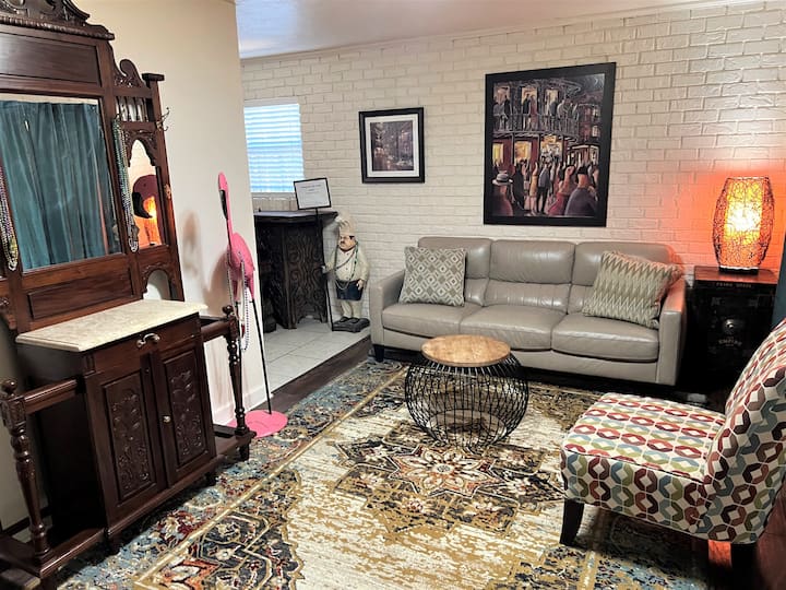 Super Comfortable Downtown Flat Minutes To Lsu - Baton Rouge, LA